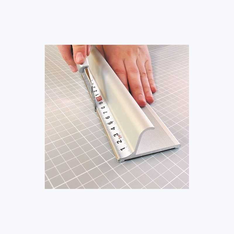 Régle de découpe en aluminium de 70 à 75cm